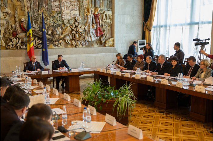 Moldovan government, parliament join efforts to implement EU ...