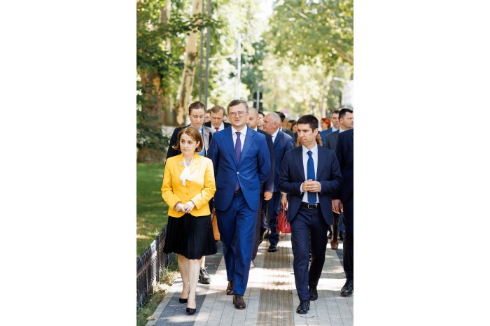 Trilateral Moldova-Romania-Ukraine meeting // Moldovan minister : Our ...